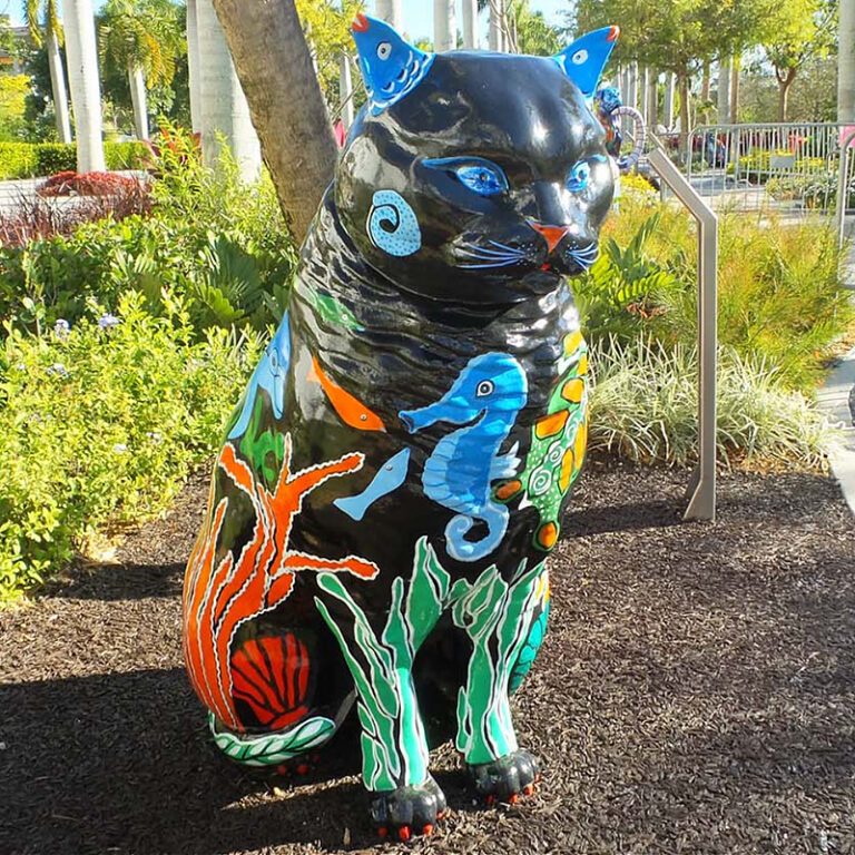 The Largest Garden in Miami is Home to 52 Giant Cats and Dogs